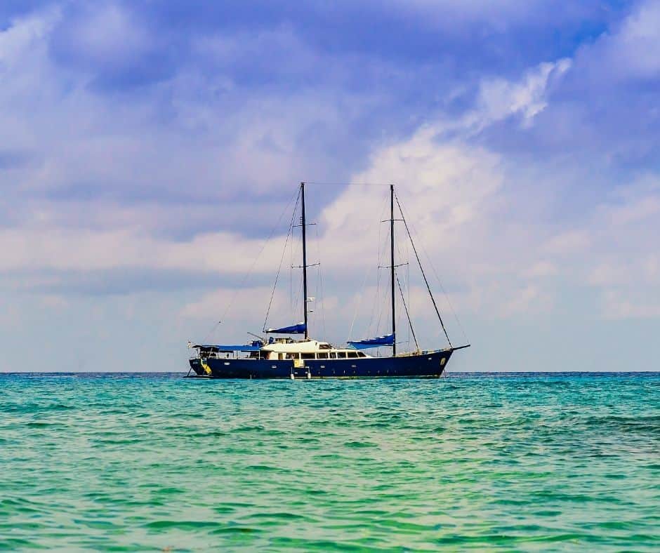 Sailing in Seychelles - Inside Seychelles
